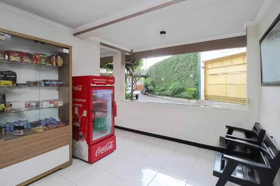 Hotel Lestari Near Lippo Plaza Mall Jember, Jember Booking Murah di ...