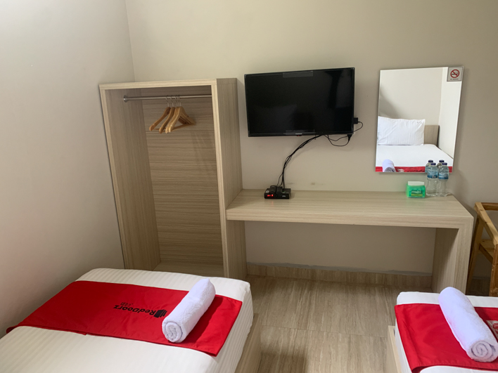 RedDoorz near Alun Alun Purbalingga Purbalingga - 2022 hotel deals ...