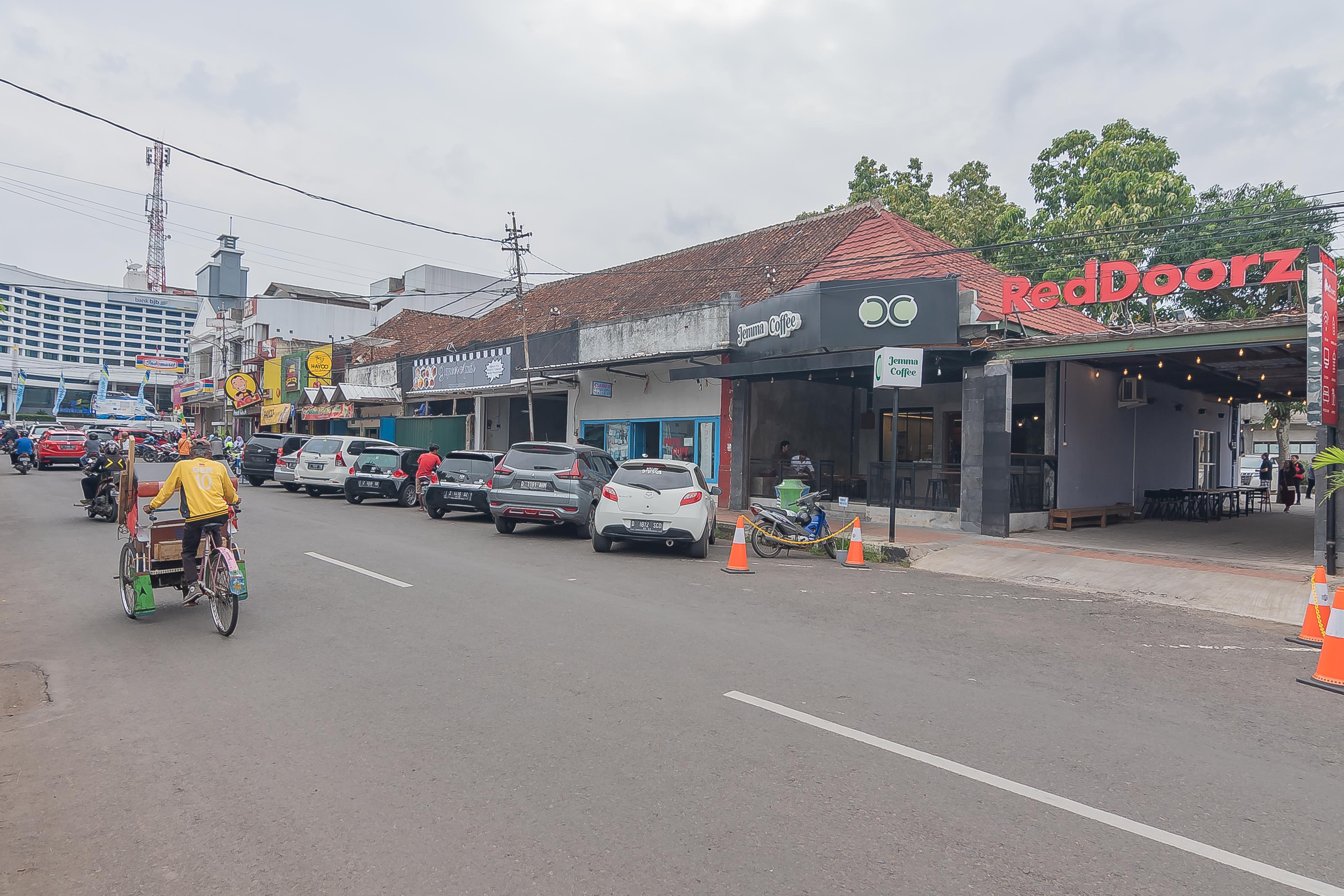 GarutRedDoorz near Alun-Alun Garut | 2023年最新优惠价格 - Klook客路中国内地